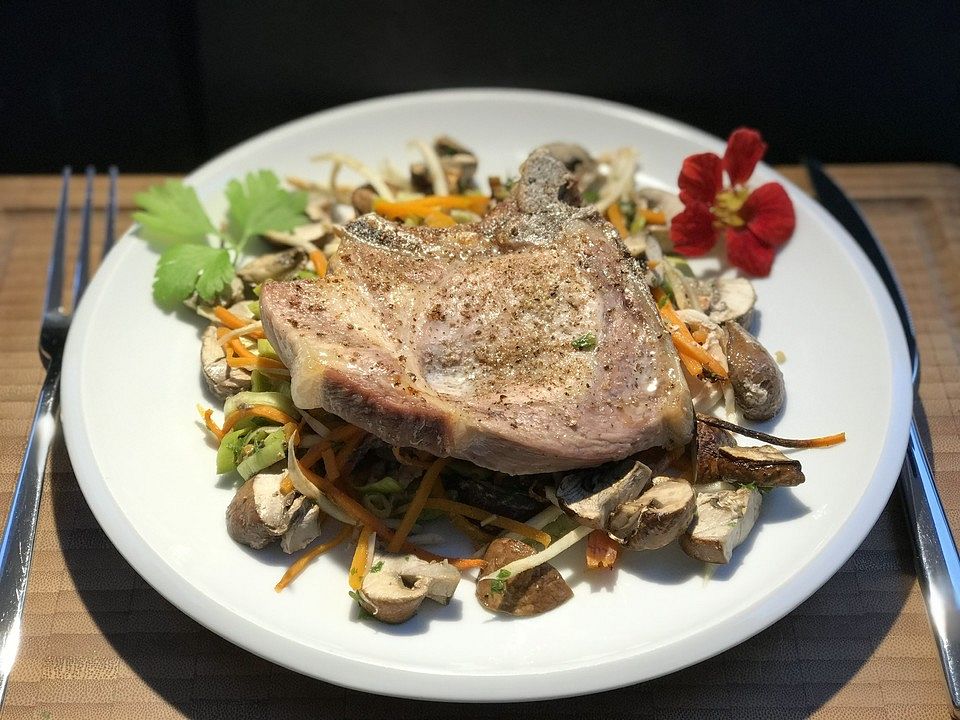 Kotelett mit Kräuterpilzen in Alufolie von Meer0563| Chefkoch