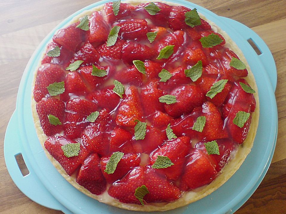 Erdbeerkuchen mit einer Creme aus weißer Schokolade von Karamella| Chefkoch