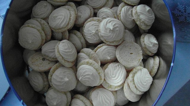 Anis - Plätzchen aus Biskuitteig von Wyrwaa