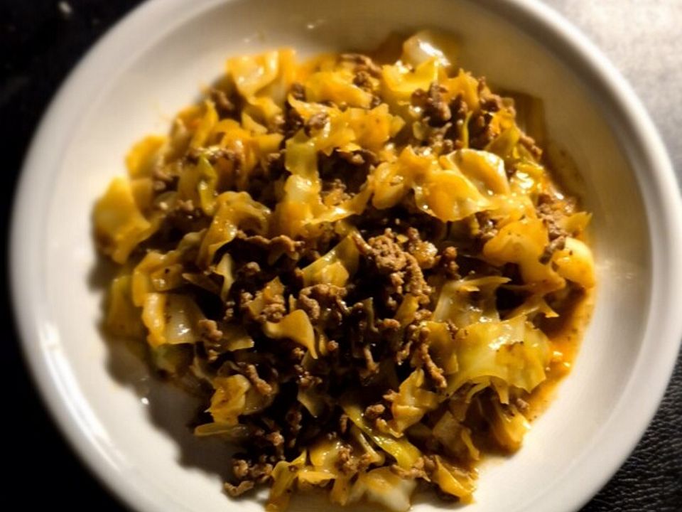 Weißkohl - Hackfleisch - Pfanne von schmausimausi| Chefkoch