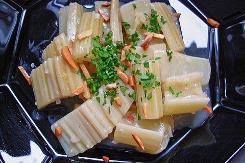 Kardonen mit Mandeln von bushcook| Chefkoch