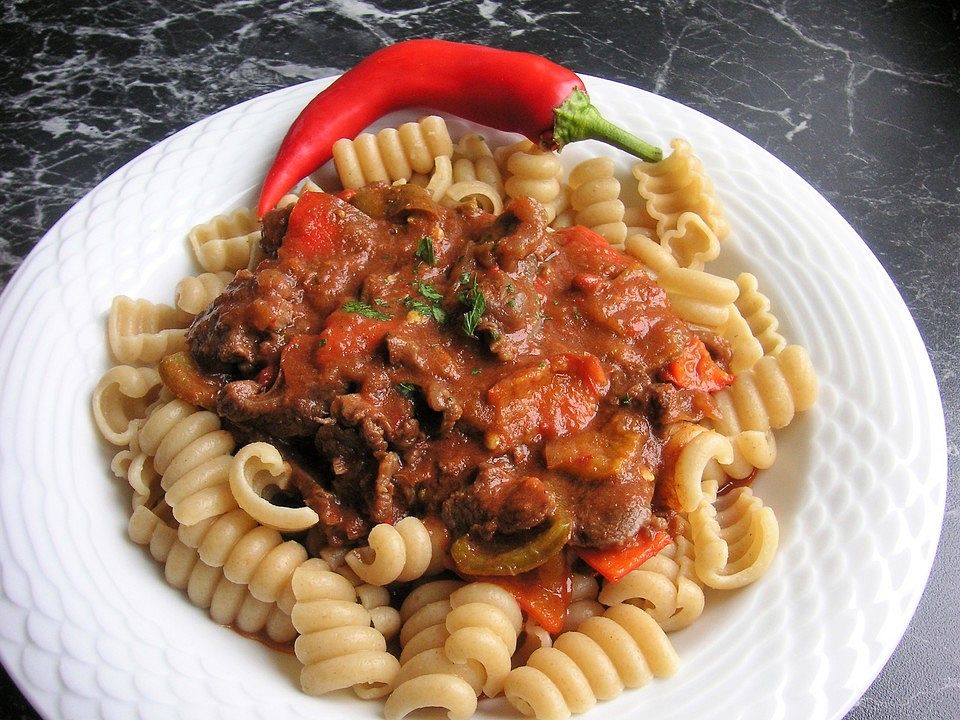 Rindergulasch mit Paprika von KarinP| Chefkoch