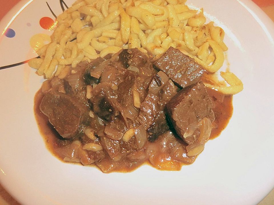 Hirschgulasch mit Pflaumen von Italobavaria| Chefkoch