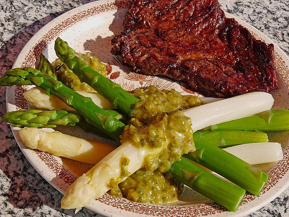 Weißer Spargel mit Pistaziensauce von Schwalbe| Chefkoch