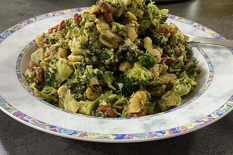 Brokkolisalat von ioana83| Chefkoch