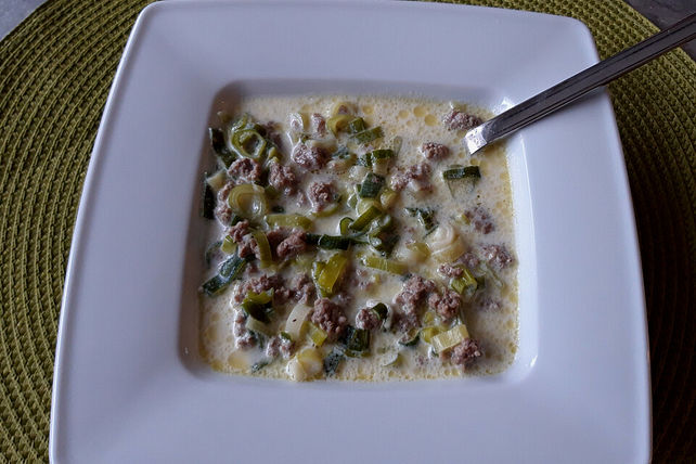 Hackfleisch - Käse - Lauchsuppe von skmeyer| Chefkoch